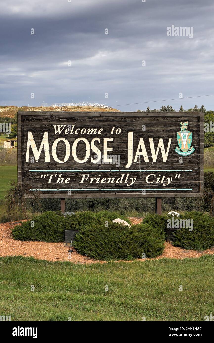 Canada highway sign board hi-res stock photography and images - Alamy