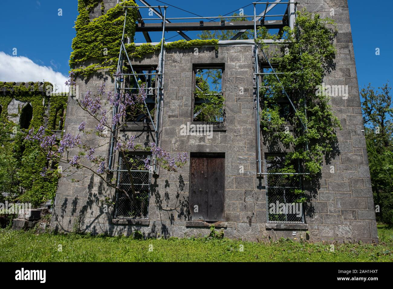 New York City - USA - May 15 2019: Roosevelt Island Smallpox Hospital ...