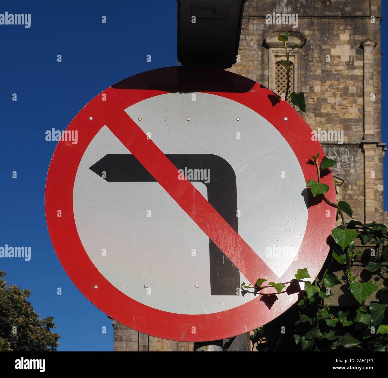 Regulatory signs, no left turn traffic sign Stock Photo - Alamy