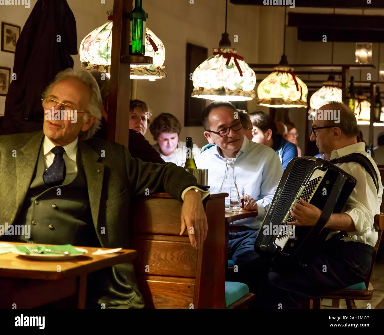 Fine dining vienna hi-res stock photography and images - Alamy