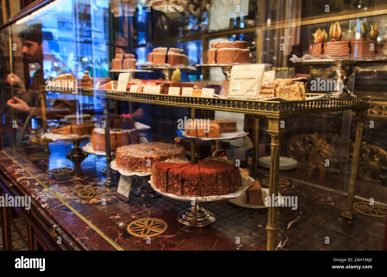 Demel cake shop vienna austria hi-res stock photography and images - Alamy