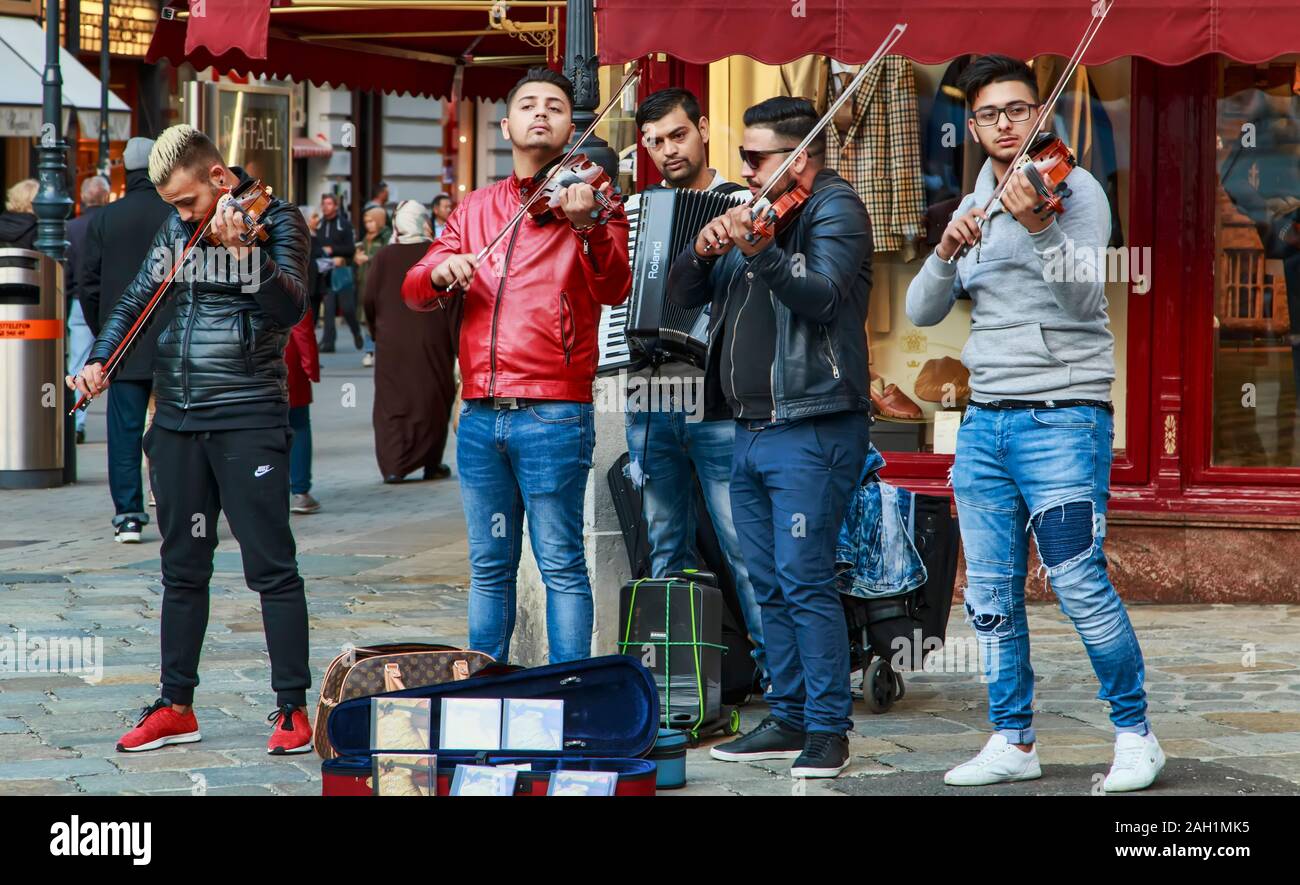 Zurich street musicians hi-res stock photography and images - Alamy
