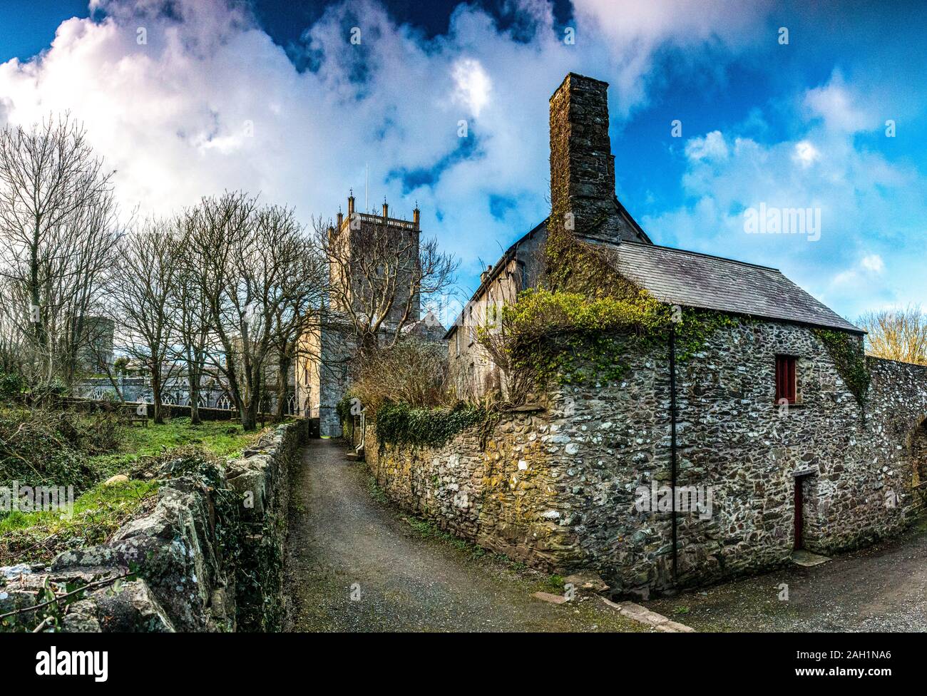 St davids cathedral river alun hi-res stock photography and images - Alamy