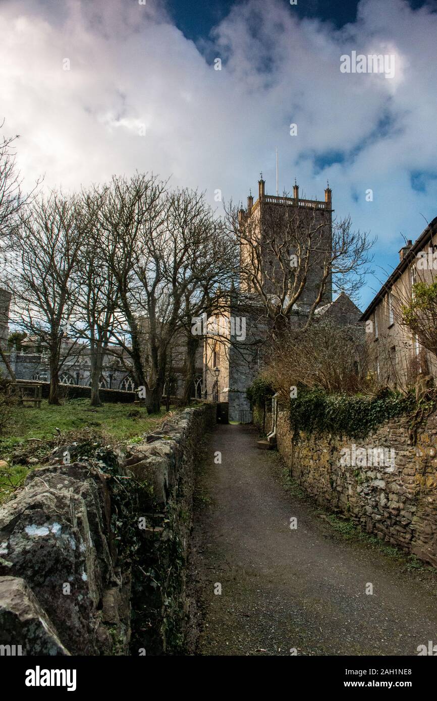 St davids cathedral river alun hi-res stock photography and images - Alamy