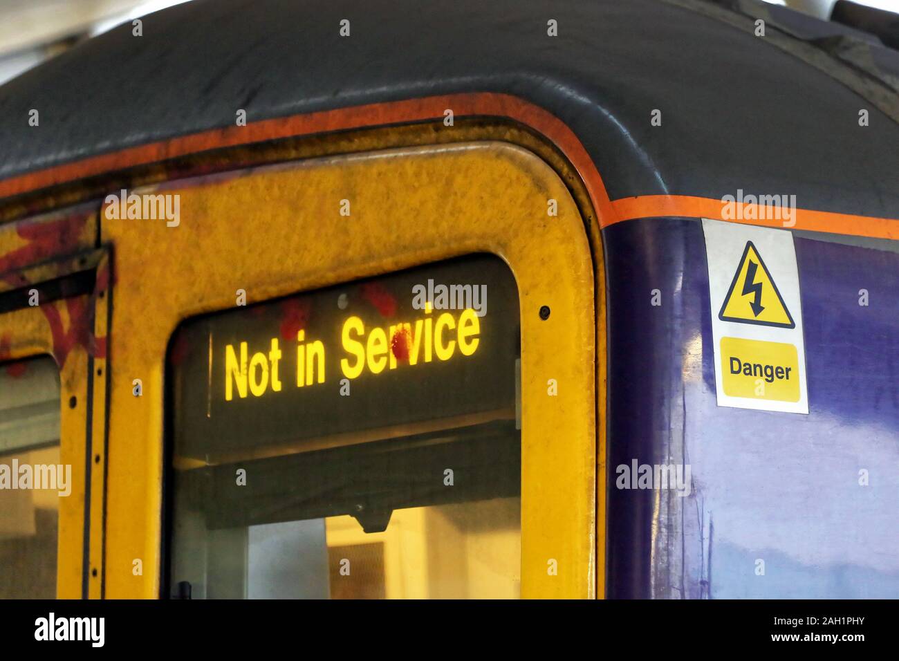 In service sign hi-res stock photography and images - Alamy