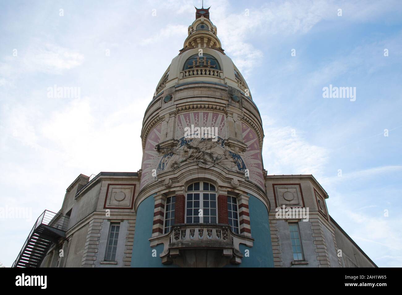 Façade usine france hi-res stock photography and images - Alamy