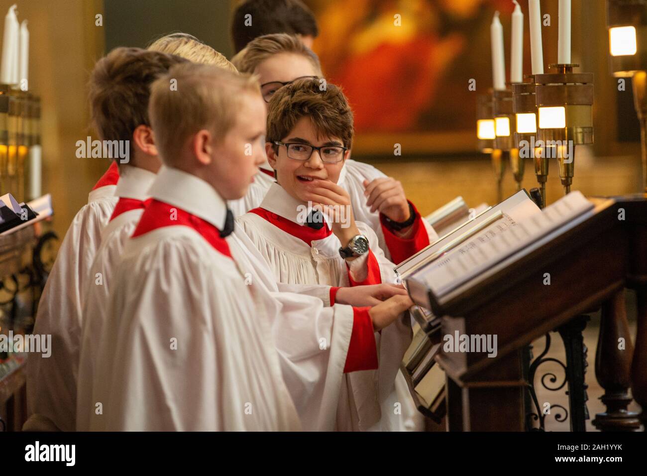 Picture taken Dec 14th shows Choristers in King’s College Chapel ...