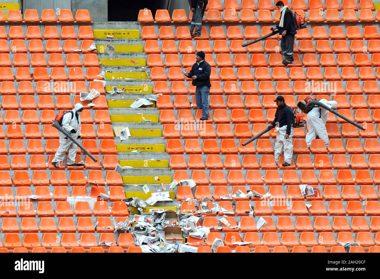 Cleaning stadium field hi-res stock photography and images - Alamy