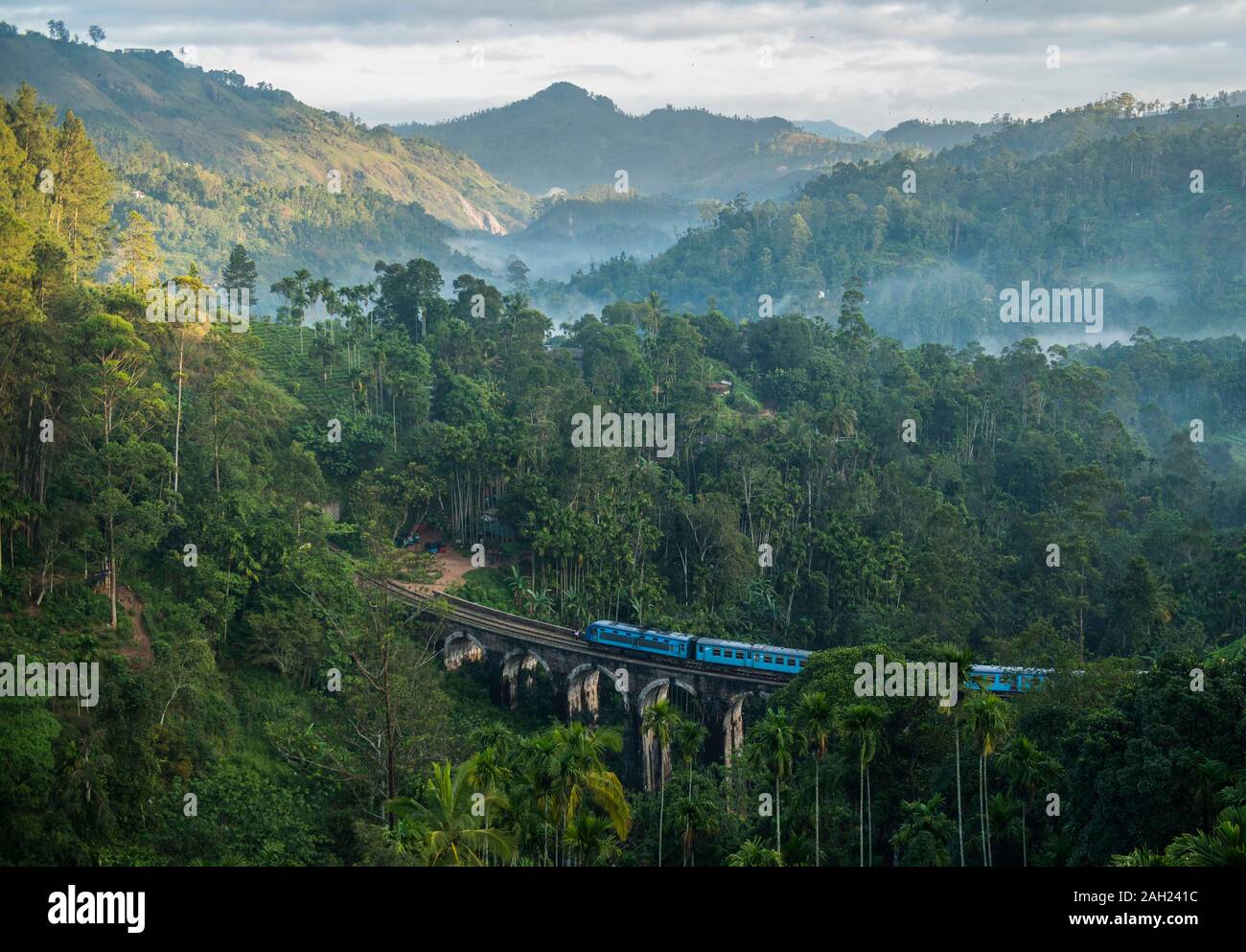 Nine Arch Bridge, Sri Lanka Stock Photo - Alamy