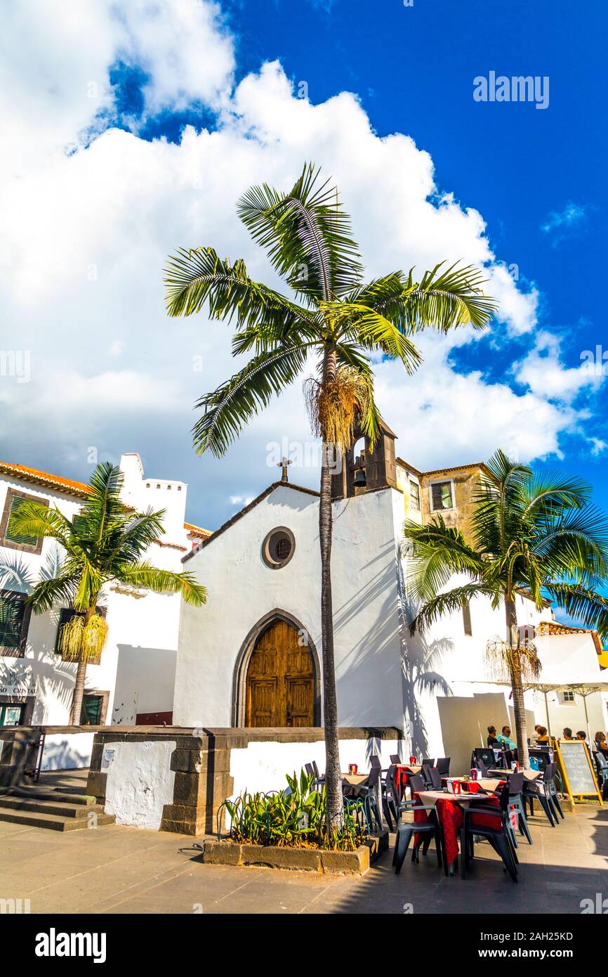 Capela do Corpo Santo - 15th century fisherman's chapel in the old town ...