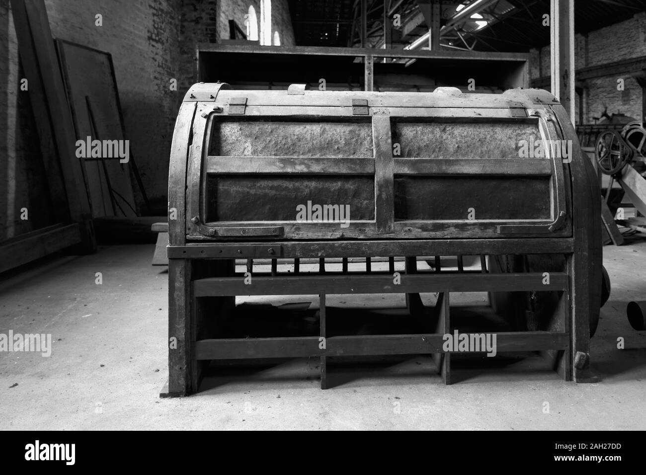 enclosed machine for textile weaving Stock Photo - Alamy