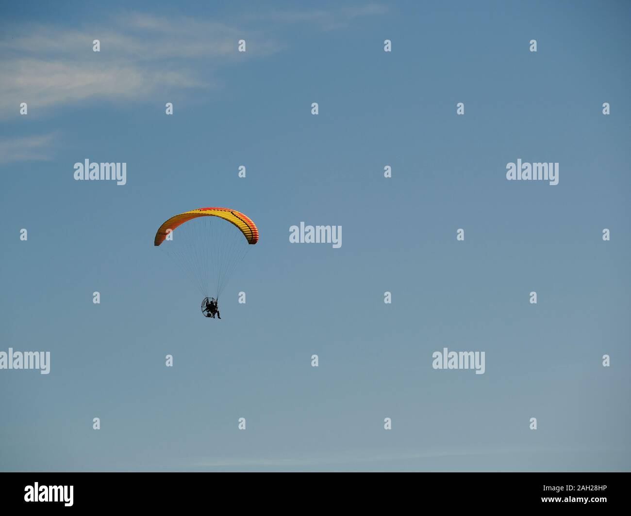 Flying powered paraglider hi-res stock photography and images - Alamy