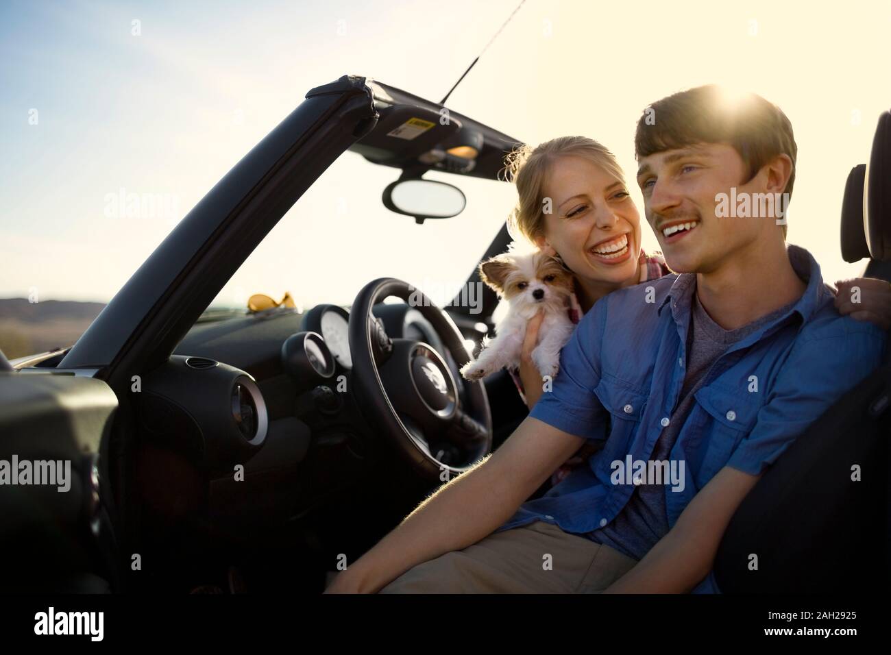 Happy couples in car hi-res stock photography and images - Alamy