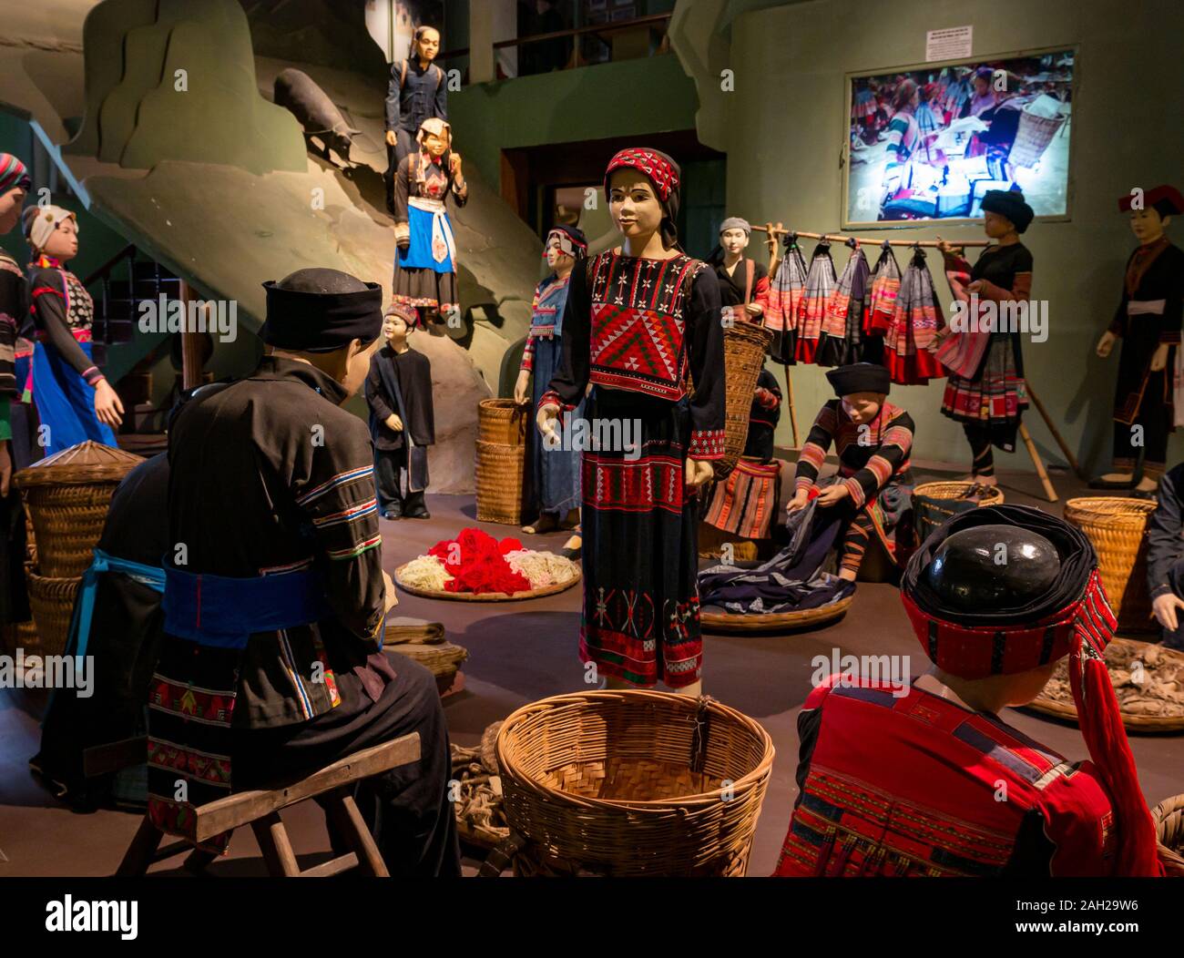 Thai models hi-res stock photography and images - Alamy