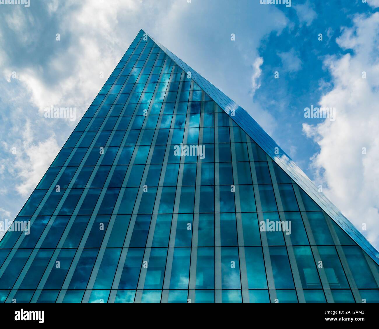 Front of glass tall structure hi-res stock photography and images - Alamy