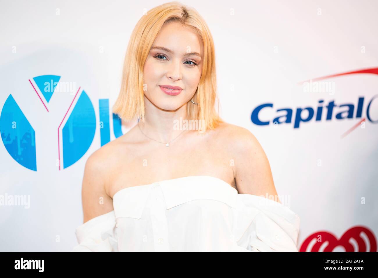 Zara larsson backstage hi-res stock photography and images - Alamy