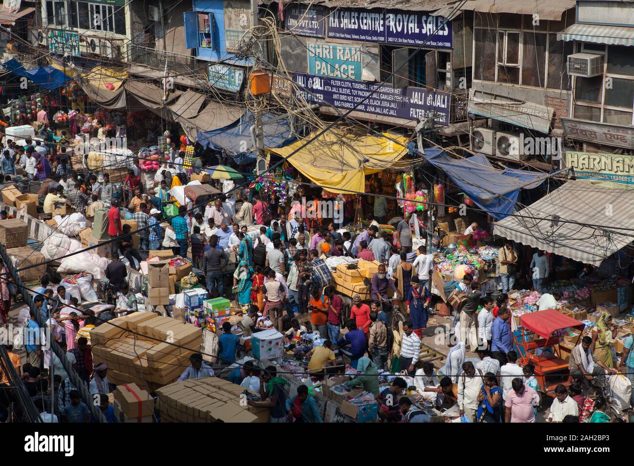 Busy market street in delhi hi-res stock photography and images - Alamy