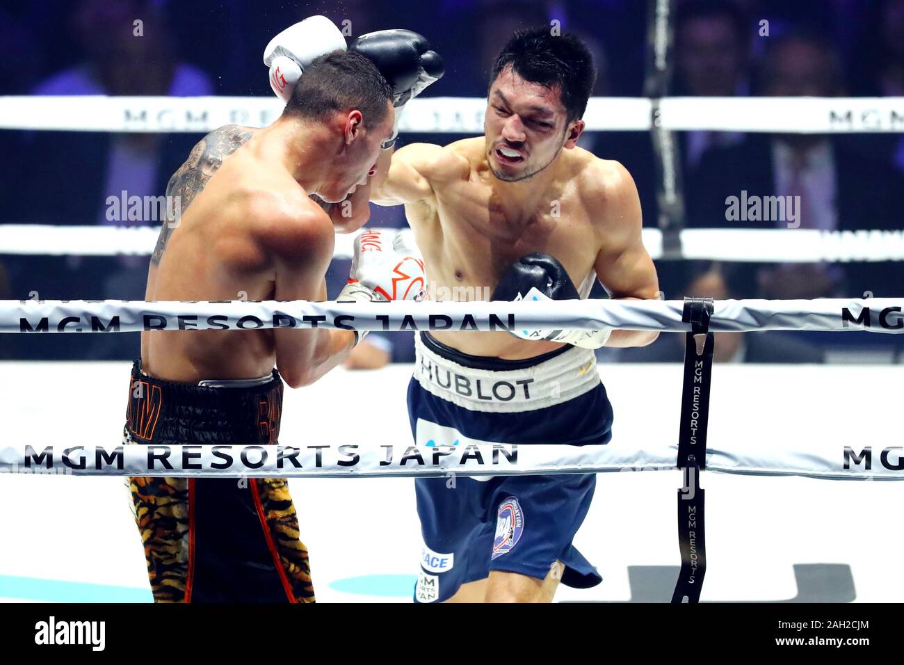 Kanagawa, Japan. 23rd Dec, 2019. (L-R) Steven Butler (CAN), Ryota ...