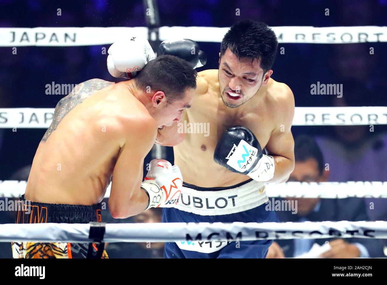 Kanagawa, Japan. 23rd Dec, 2019. (L-R) Steven Butler (CAN), Ryota ...