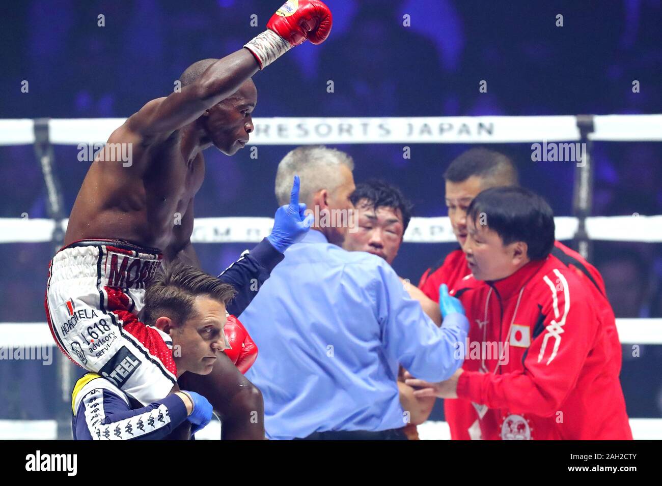 Kanagawa, Japan. 23rd Dec, 2019. (L-R) Moruti Mthalane (RSA), Akira ...