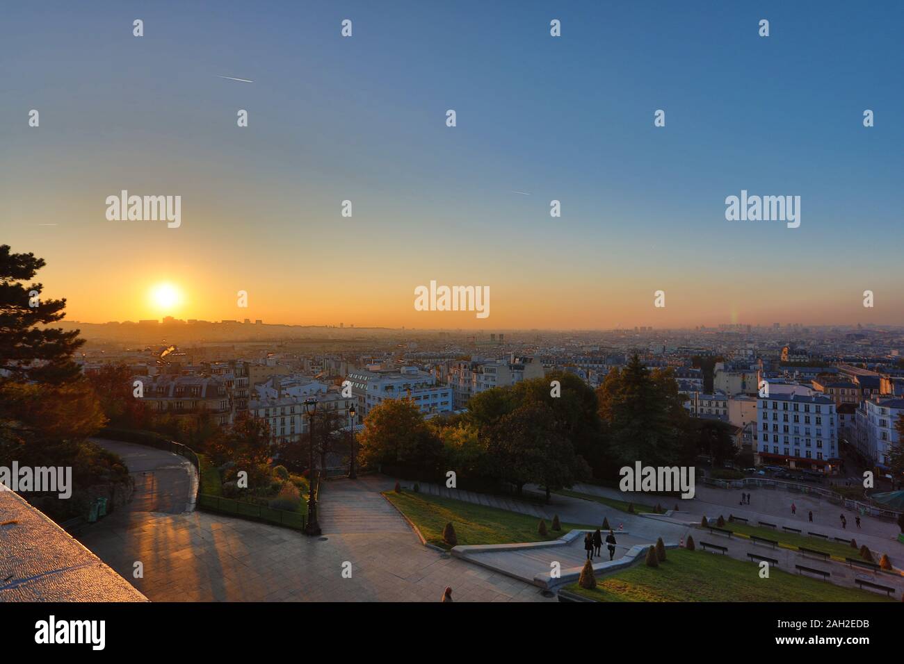 Paris montmarte stairs hi-res stock photography and images - Alamy Paris montmarte stairs hi-res stock photography and images - Alamy