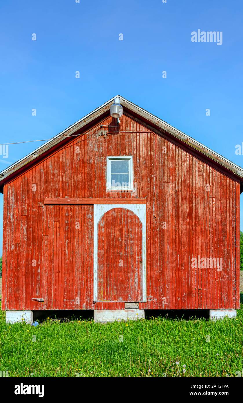 Barn rural farming doors hi-res stock photography and images - Alamy