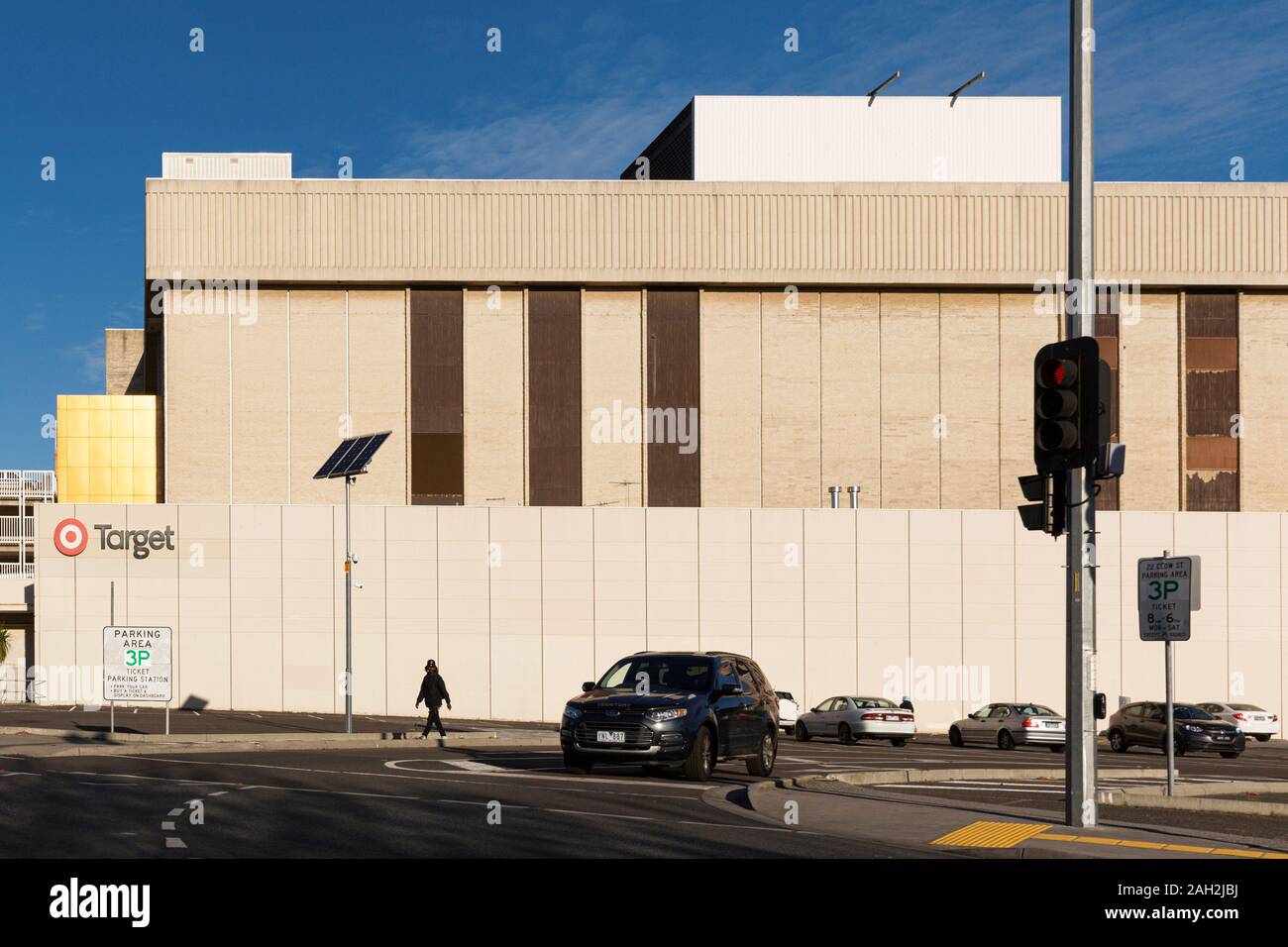 Exterior of contemporary industrial and commercial concrete building ...