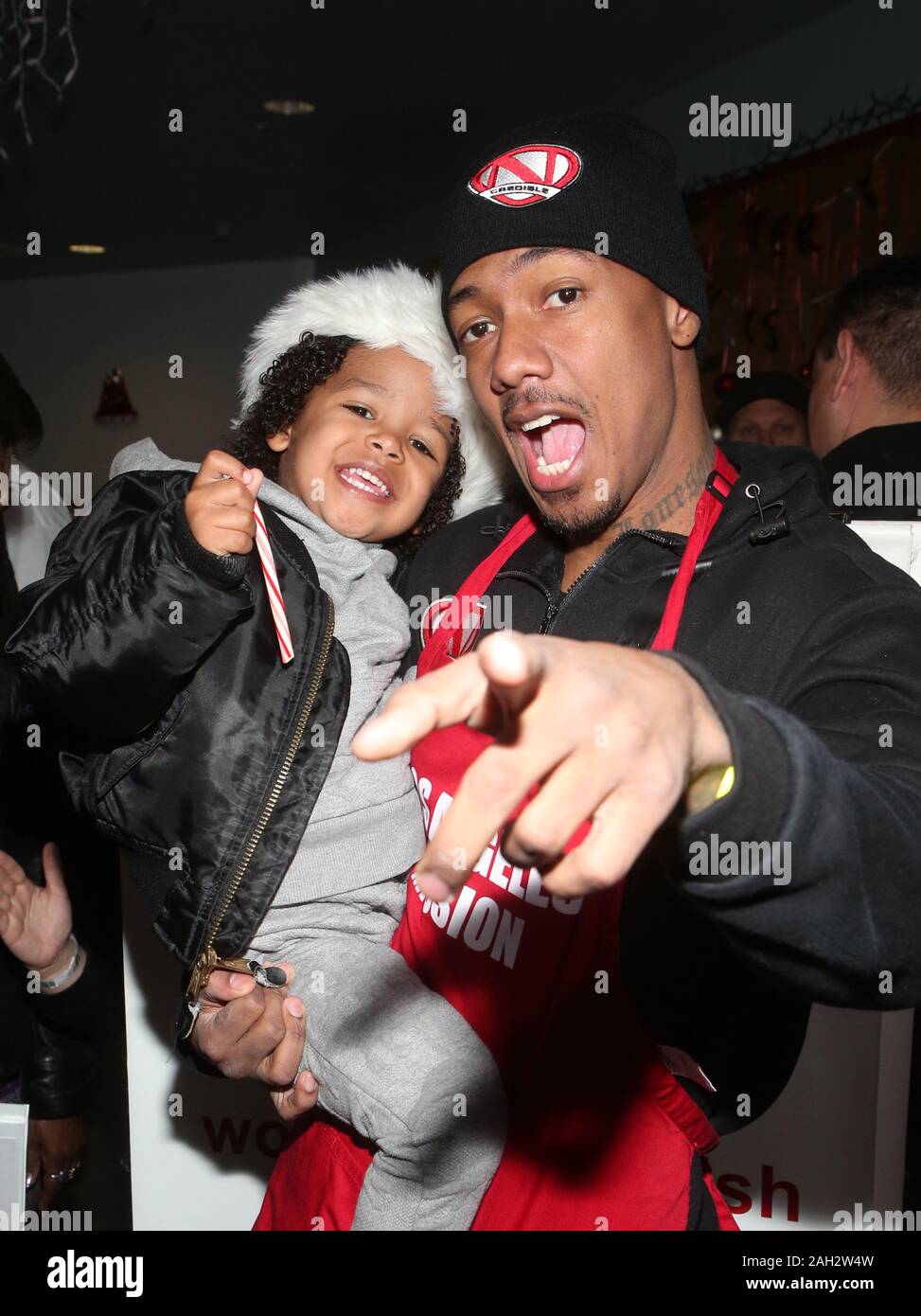 Golden cannon hi-res stock photography and images - Alamy