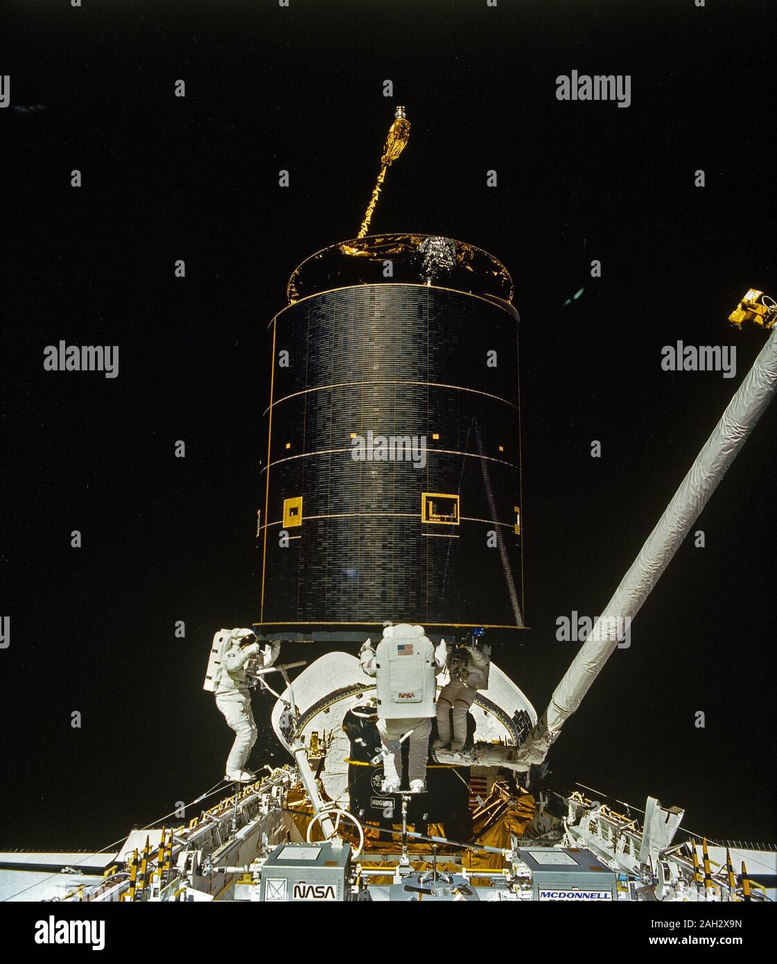 1992 - The 4.5 ton INTELSAT VI was successfully snared by three ...