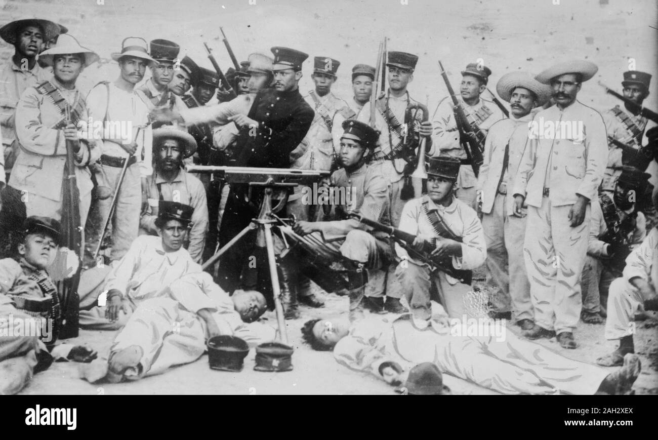 Mexican federales Black and White Stock Photos & Images - Alamy