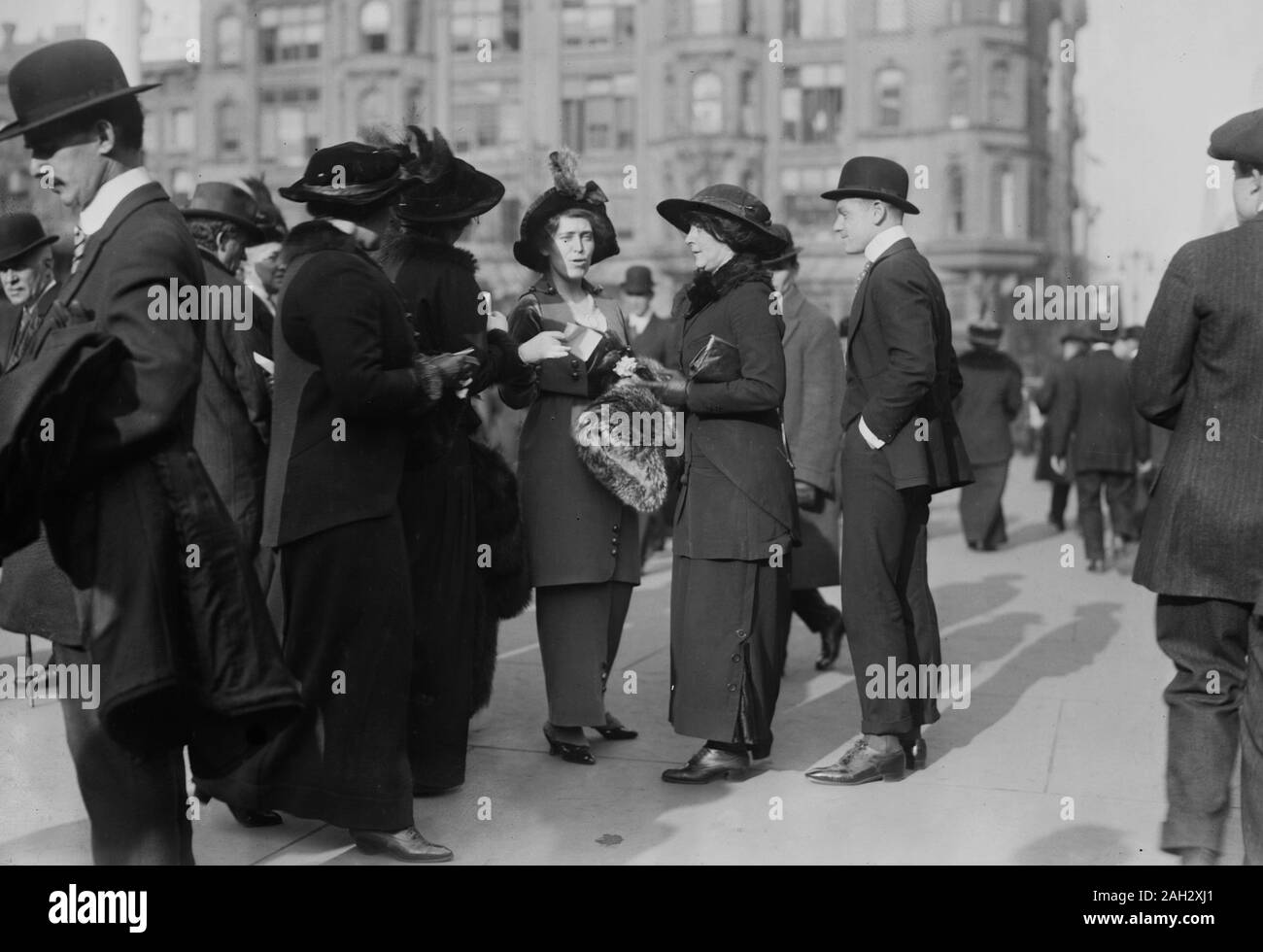 Date: January 1914 - Mrs. Walter Chambers Stock Photo - Alamy