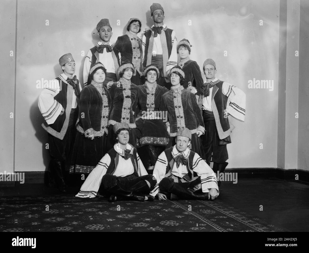 Russian woman early 1900s hi-res stock photography and images - Alamy