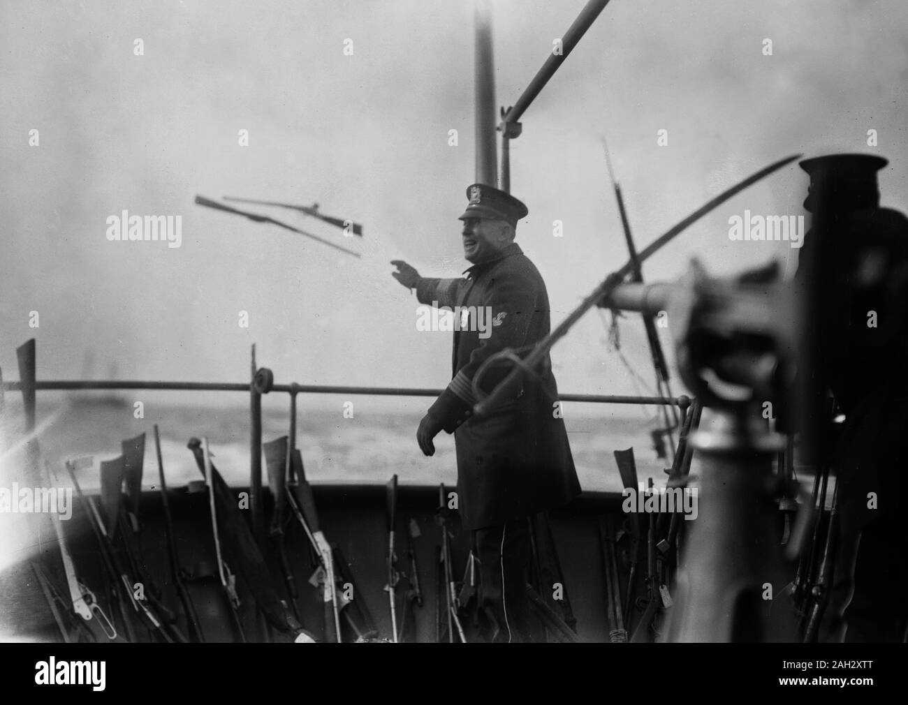 Guns at sea Black and White Stock Photos & Images - Alamy
