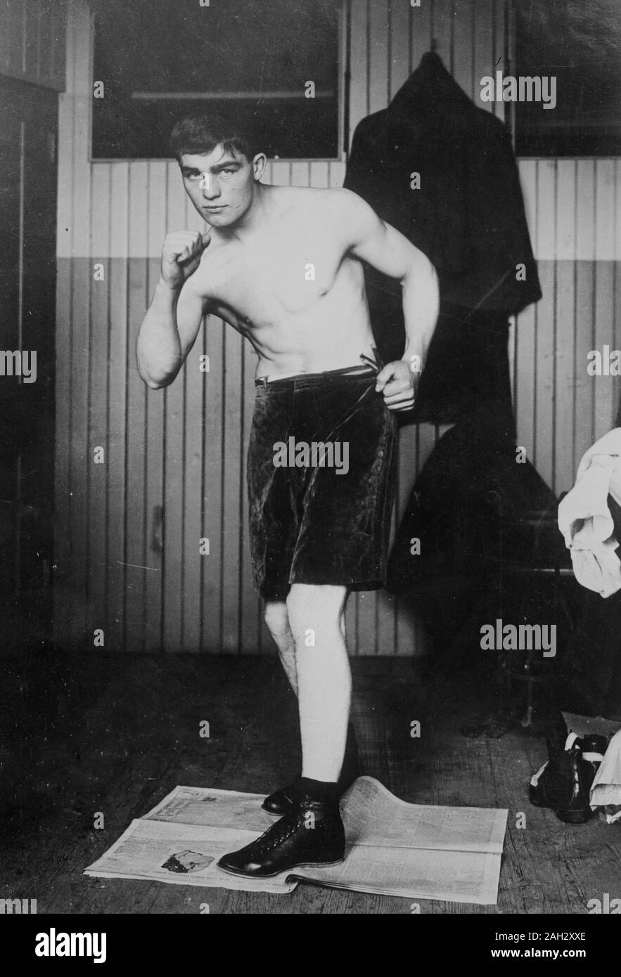 1910s boxing hi-res stock photography and images - Alamy