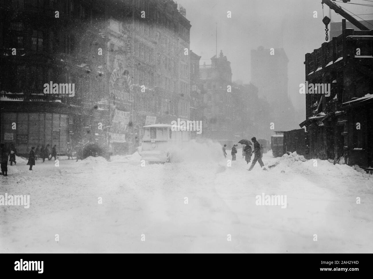 1910s snowstorm hi-res stock photography and images - Alamy