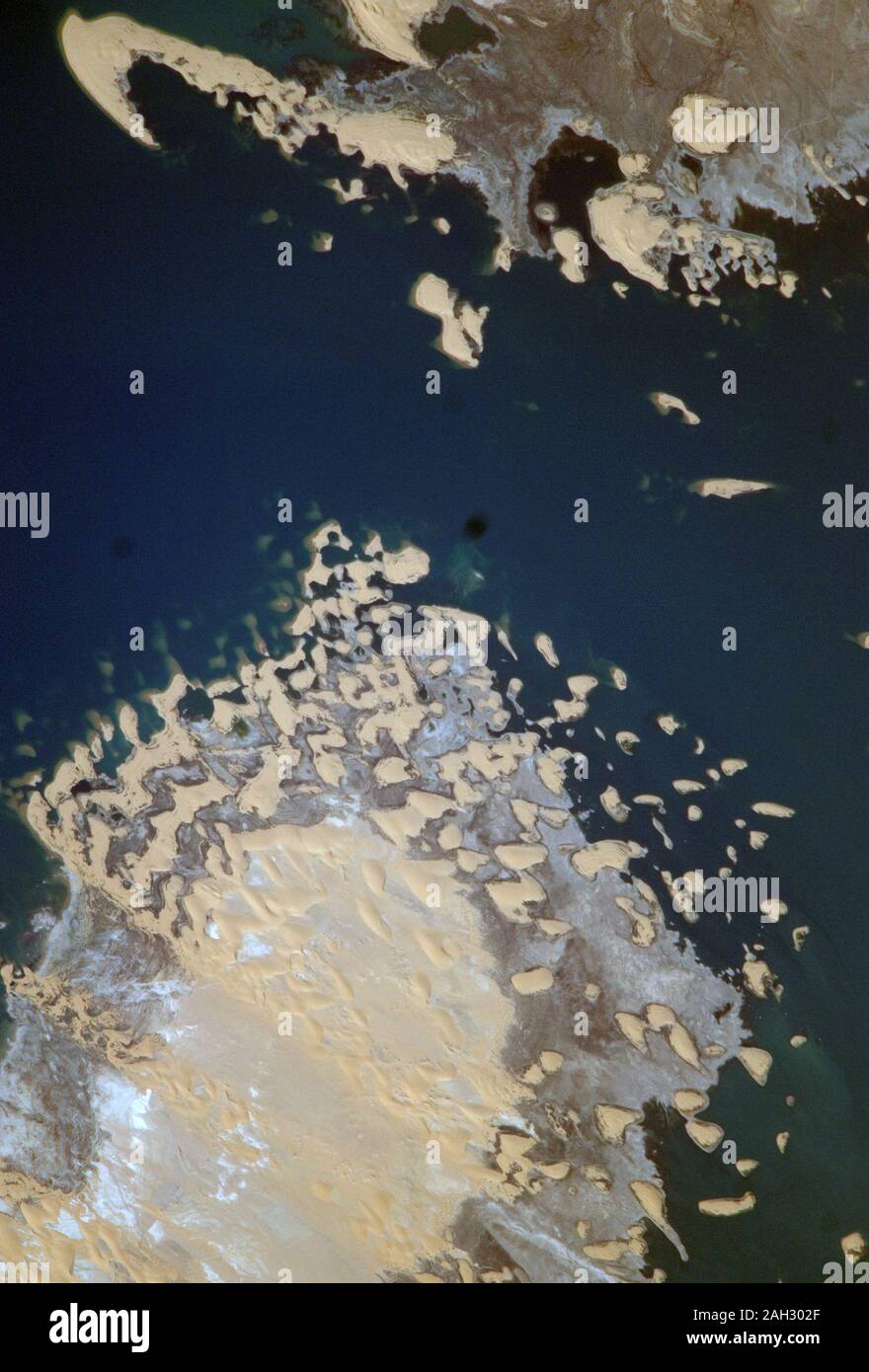 Toshka lakes southern egypt hi-res stock photography and images - Alamy