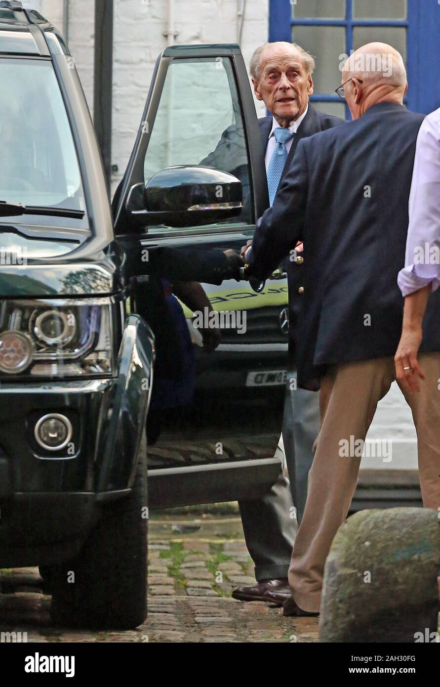 The Duke of Edinburgh leaves King Edward VII Hospital in London, after ...