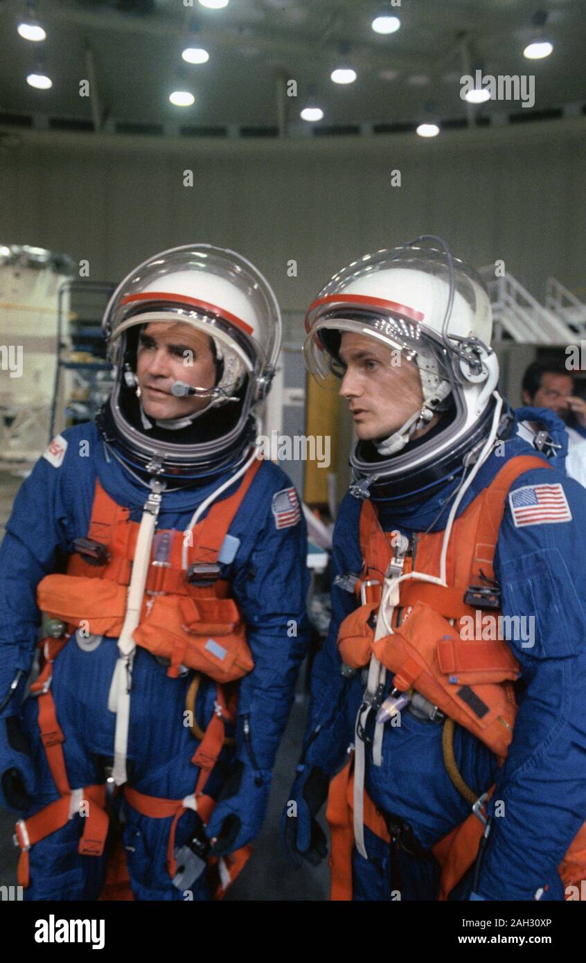 (19 June 1992) --- Astronaut Charles L. (Lacy) Veach (left) and payload specialist Steven G ...