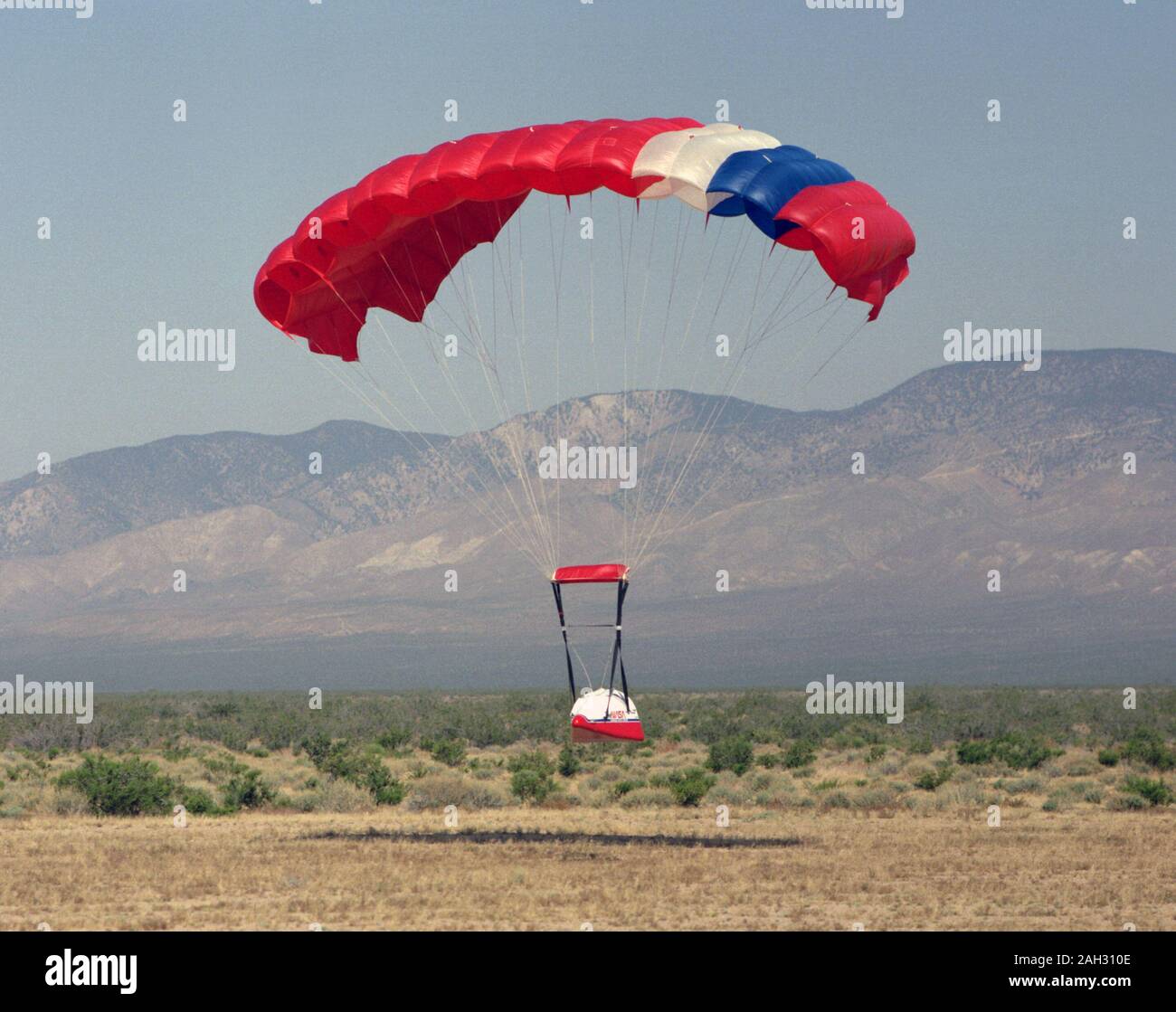 The Spacewedge subscale research model glides in toward a touchdown at ...