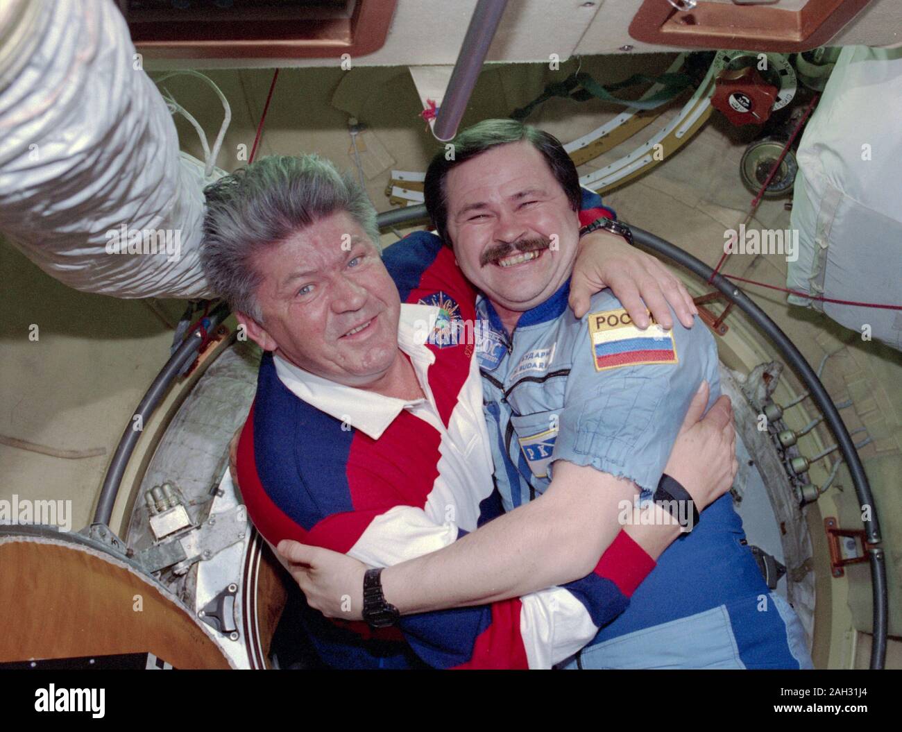 (2-12 June 1998) --- Cosmonauts Valery V. Ryumin (left)and Nikolai M ...