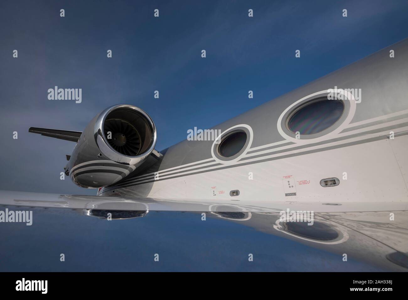 Blue jet private hi-res stock photography and images - Alamy