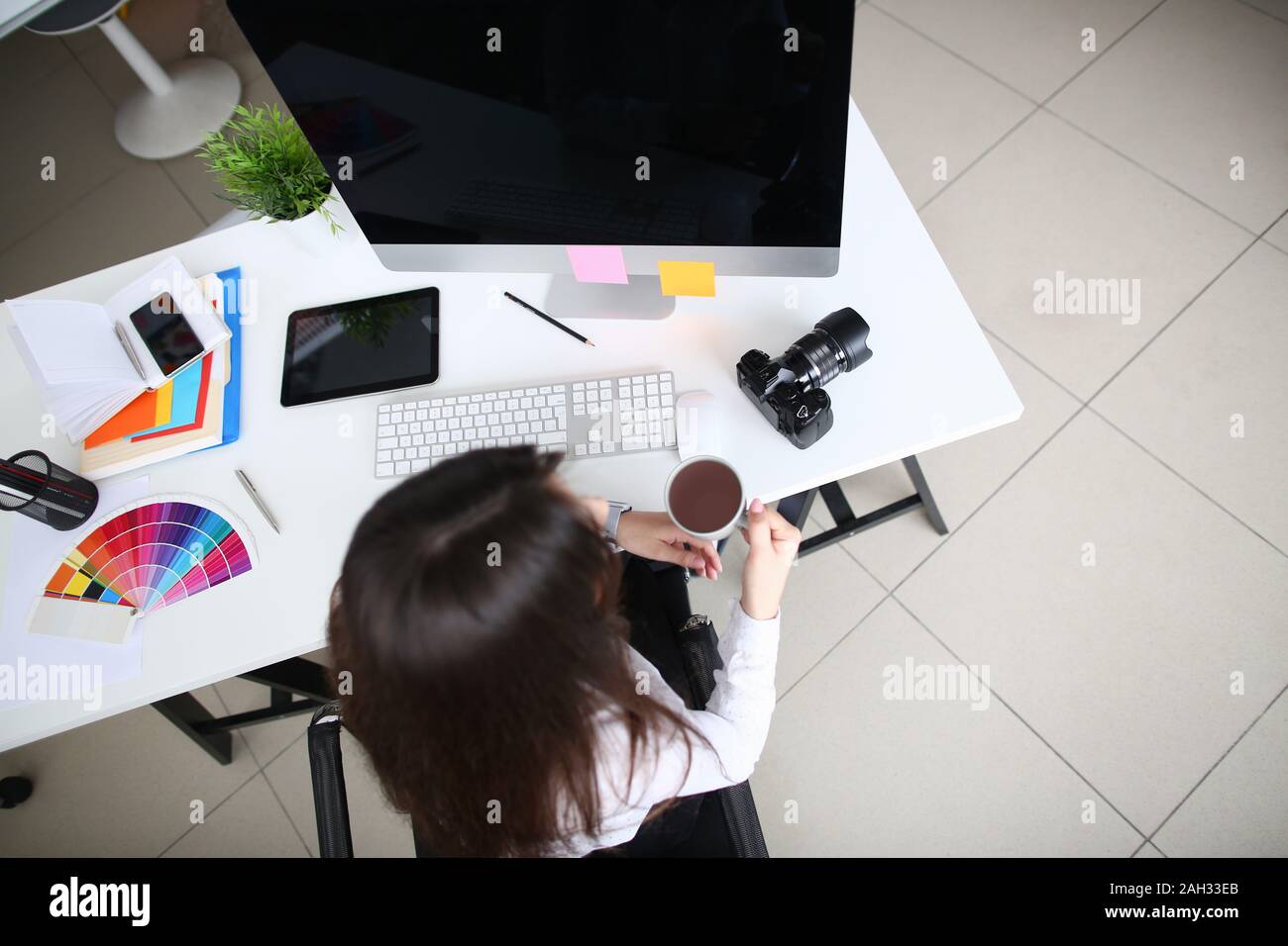 Modern art creative talented woman hi-res stock photography and images ...