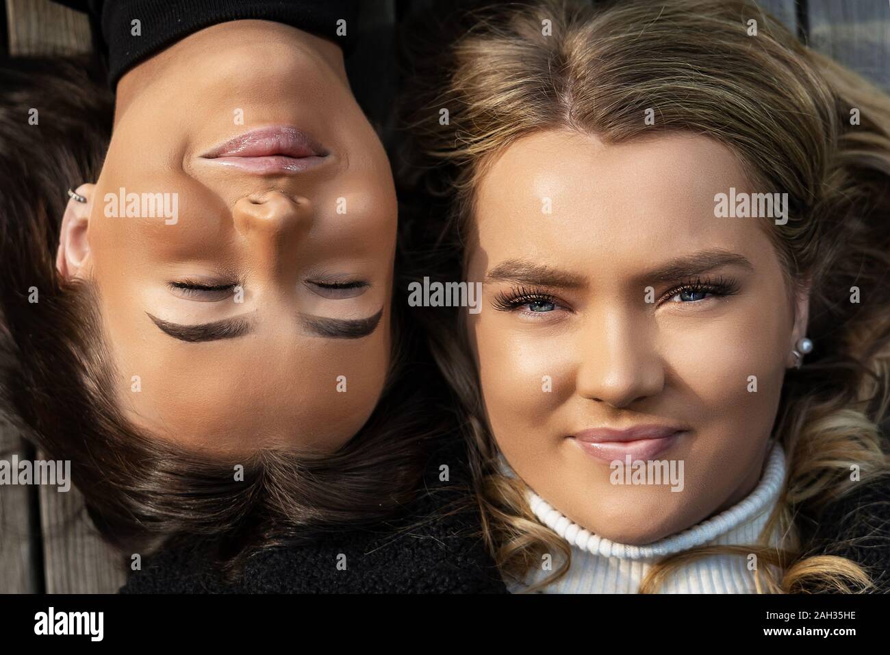 Close friends hi-res stock photography and images - Alamy