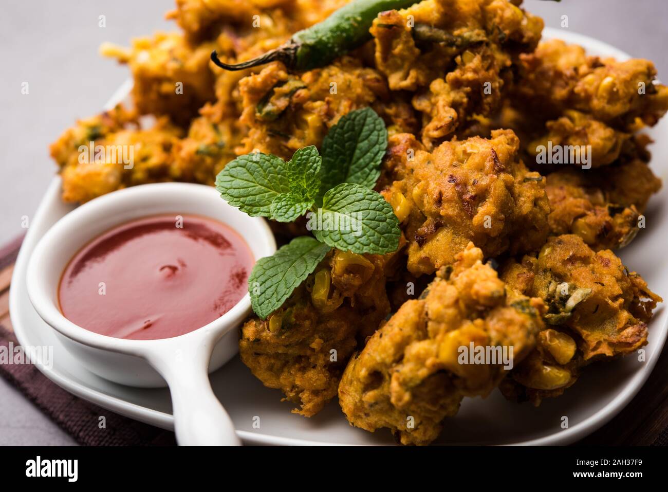 Crispy Corn pakora/pakoda, bhajji, Bhaji, bajji or pattice . served ...