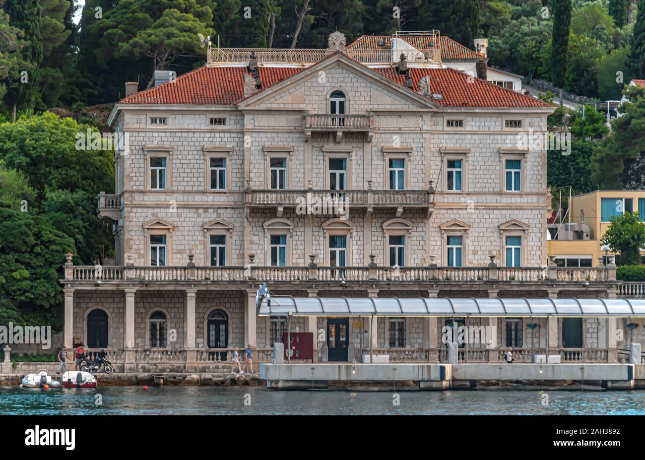 Mediterranean building hi-res stock photography and images - Alamy