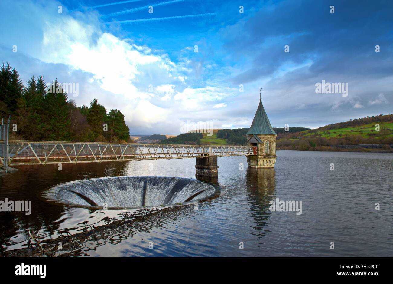 Overflow storage hi-res stock photography and images - Alamy