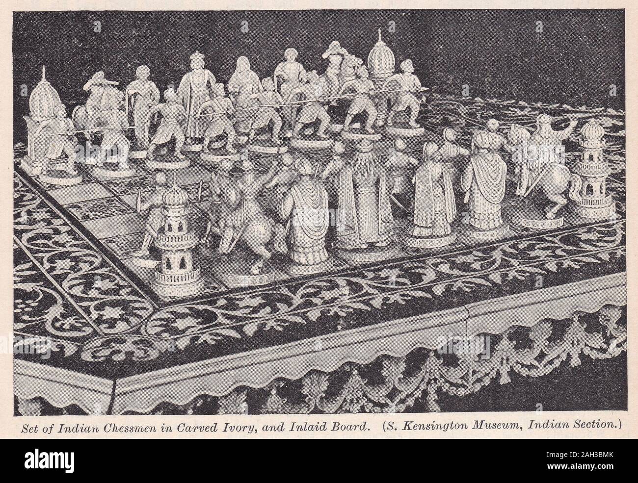 Ancient chess set hi-res stock photography and images - Alamy