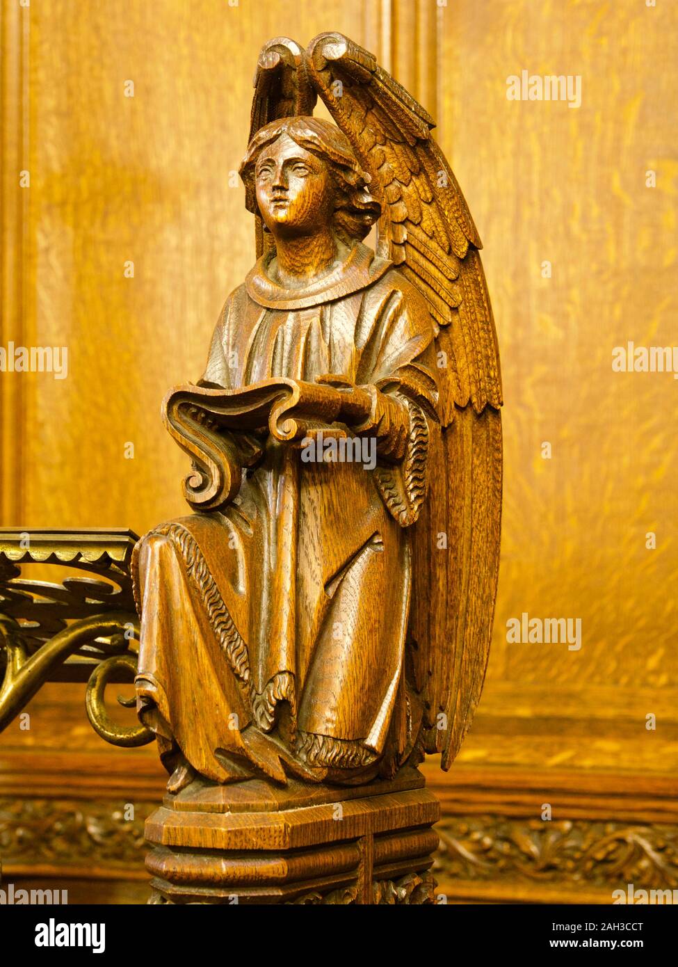 Thomas Coats Memorial Church interior Stock Photo - Alamy