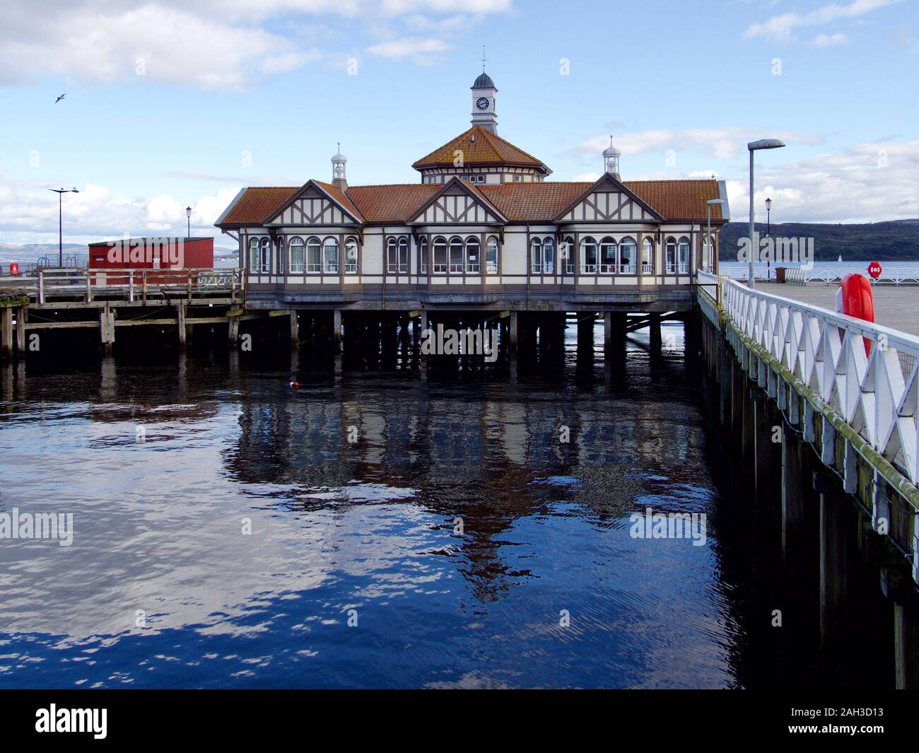 Dunoon pier hi-res stock photography and images - Alamy
