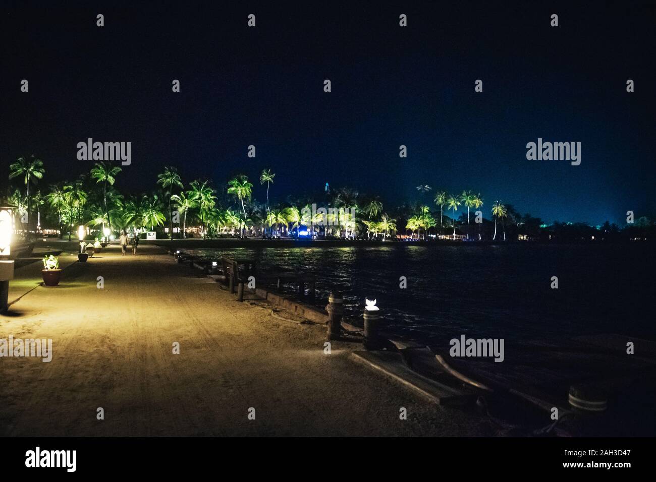 Maldives night sky hi-res stock photography and images - Alamy